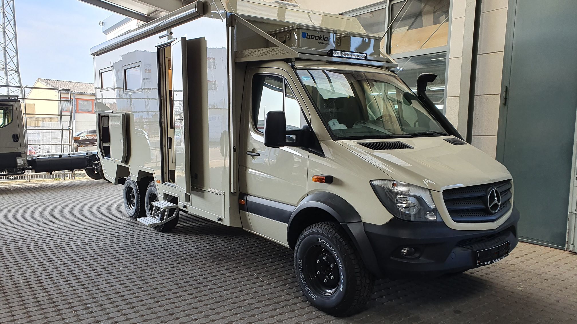 Sixfoot - 6x6 Sprinter Club